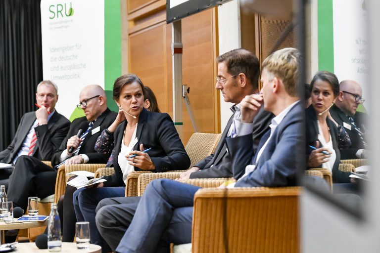 Dr. Tanja Busse Moderatorin - Dr. Tanja Busse